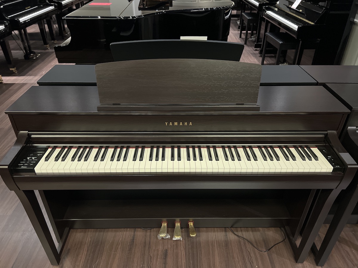 Yamaha CLP-745 Digital Piano
